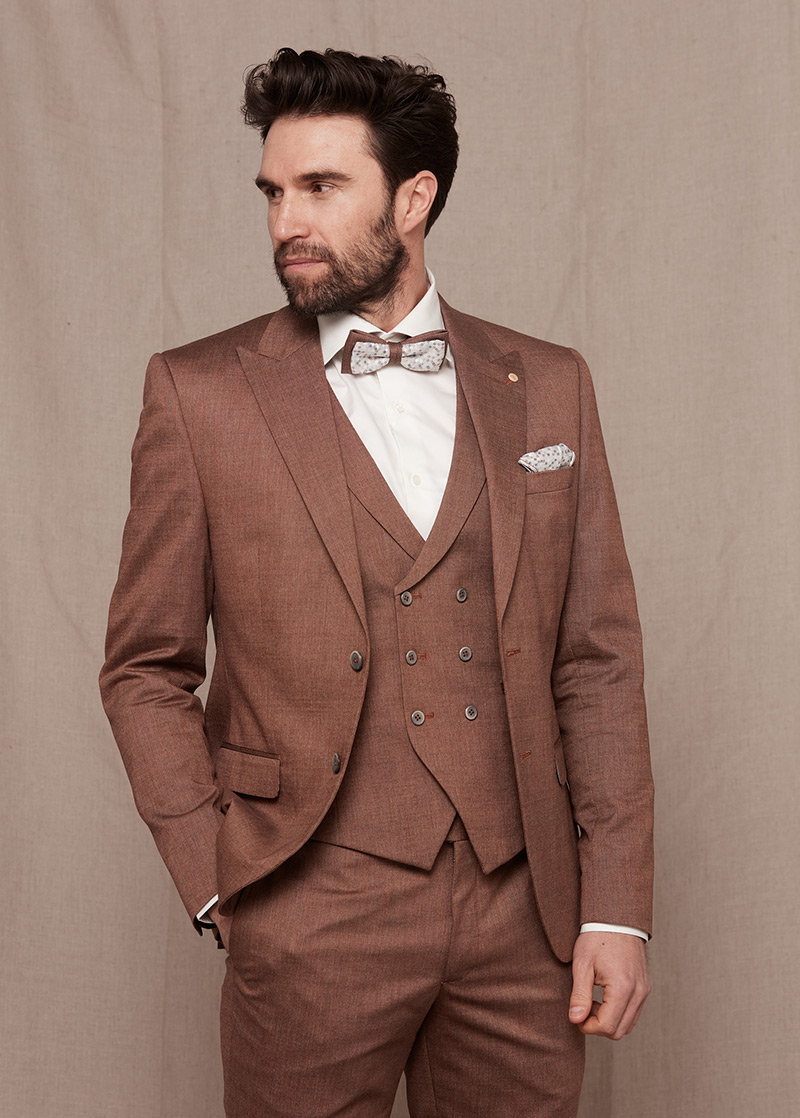 LABAERE ZOTTEGEM | Kledingzaak voor man, ceremoniekleding & maatpak.